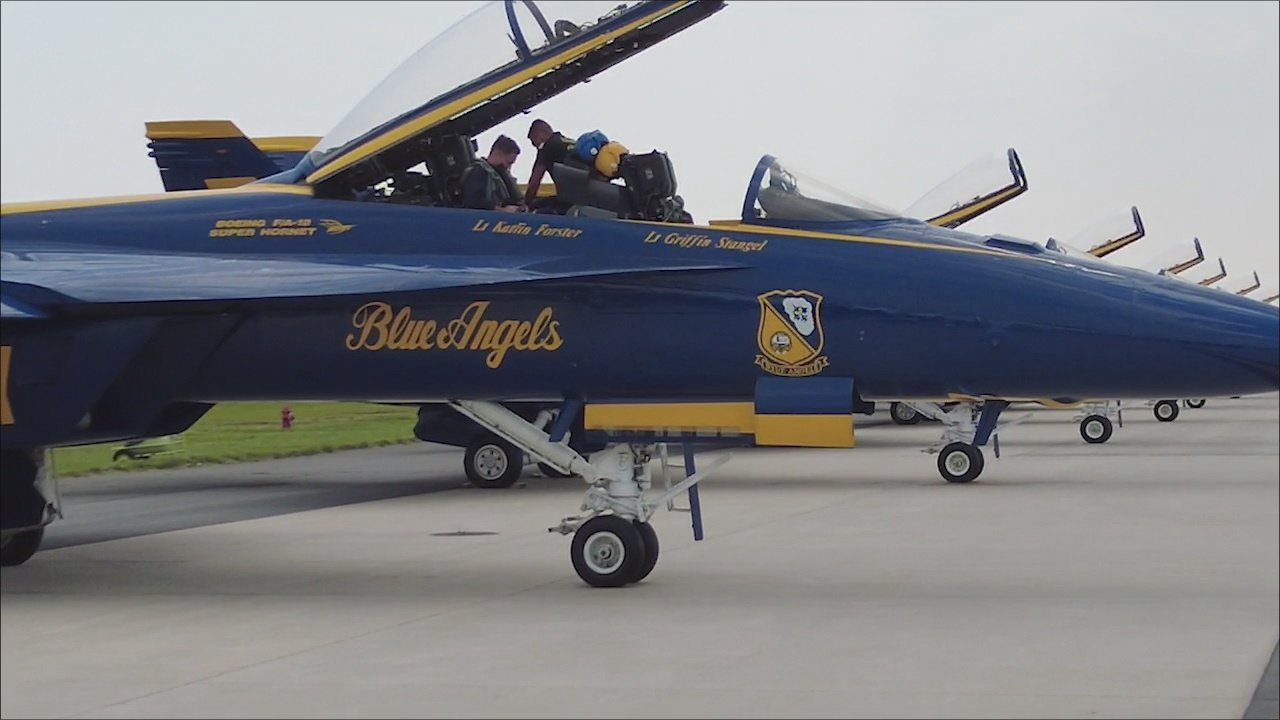Thunder Over Dover draws crowds to see Thunderbirds and Blue Angle ...