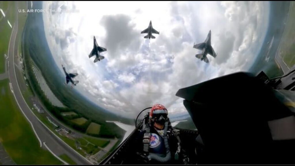 Female fighter pilots soar when the Thunderbirds zoom into Huntington ...